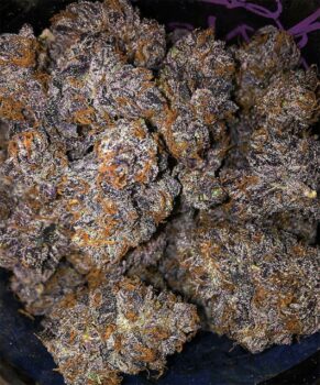 10 Best Looking Weed Strains: Most Beautiful Cannabis